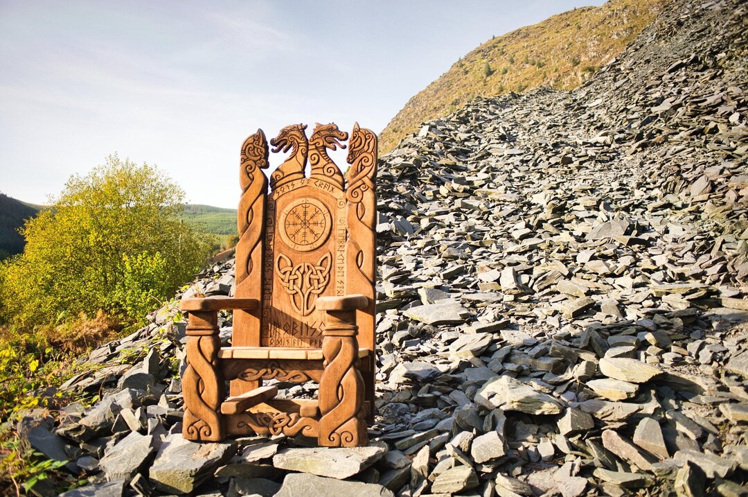 Custom Viking Storytelling Chair – Intricately Carved Throne With Runes ...