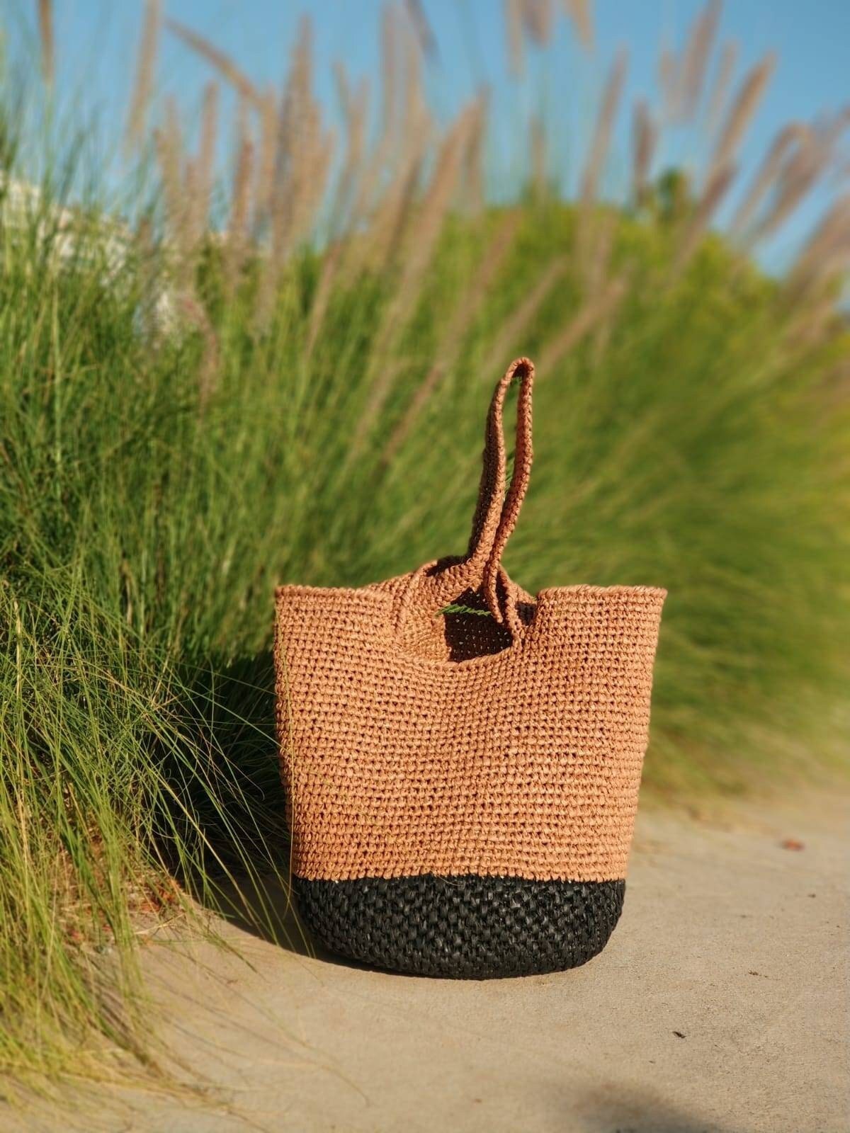 Handmade Raffia Beach Bag: Eco-friendly and Stylish Tote for Your Sunny ...