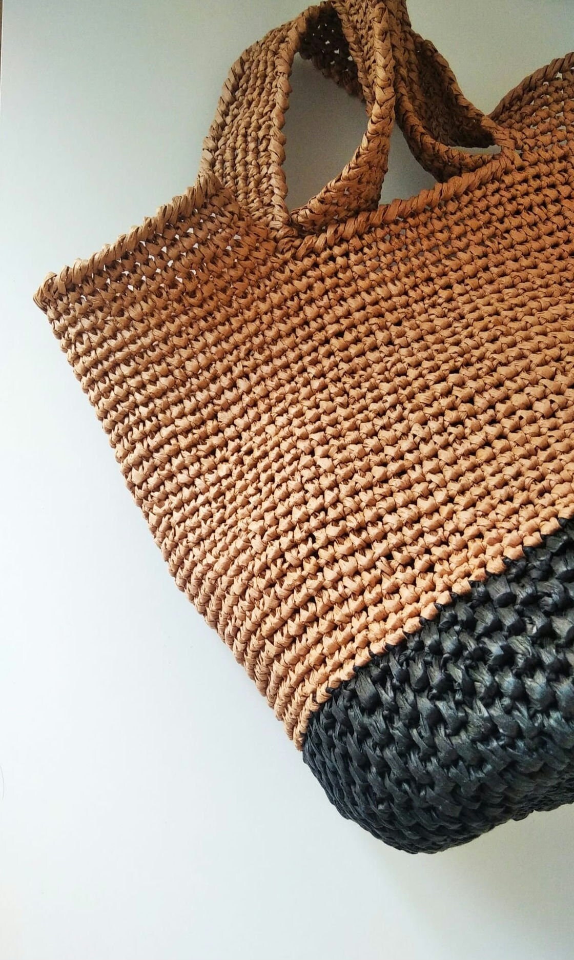 Handmade Raffia Beach Bag: Eco-friendly and Stylish Tote for Your Sunny ...