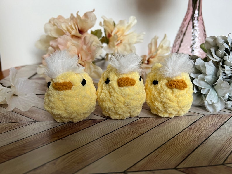Adorable Crochet Yellow Chicks – Fluffy Blanket Yarn Miniature Chickens ...