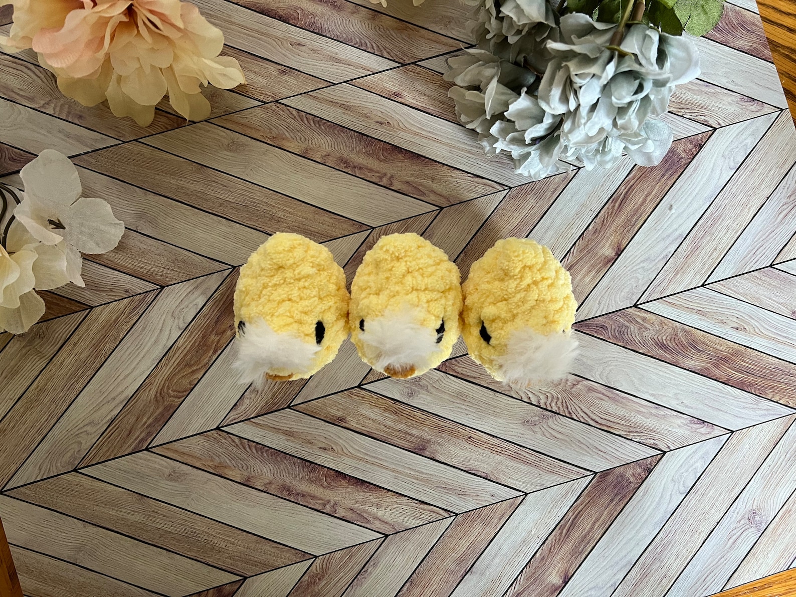 Adorable Crochet Yellow Chicks – Fluffy Blanket Yarn Miniature Chickens ...