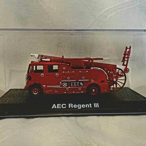 Oxford Die Cast AEC Regent 111 London Fire Engine in Pristine Condition ...