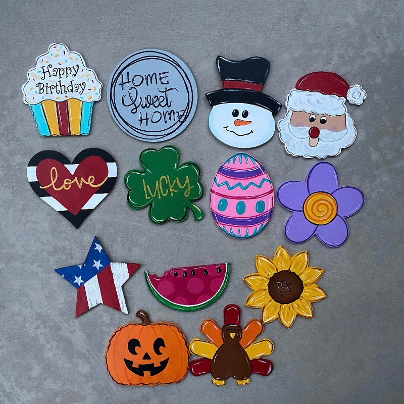 Seasonal Door Hanger - Etsy
