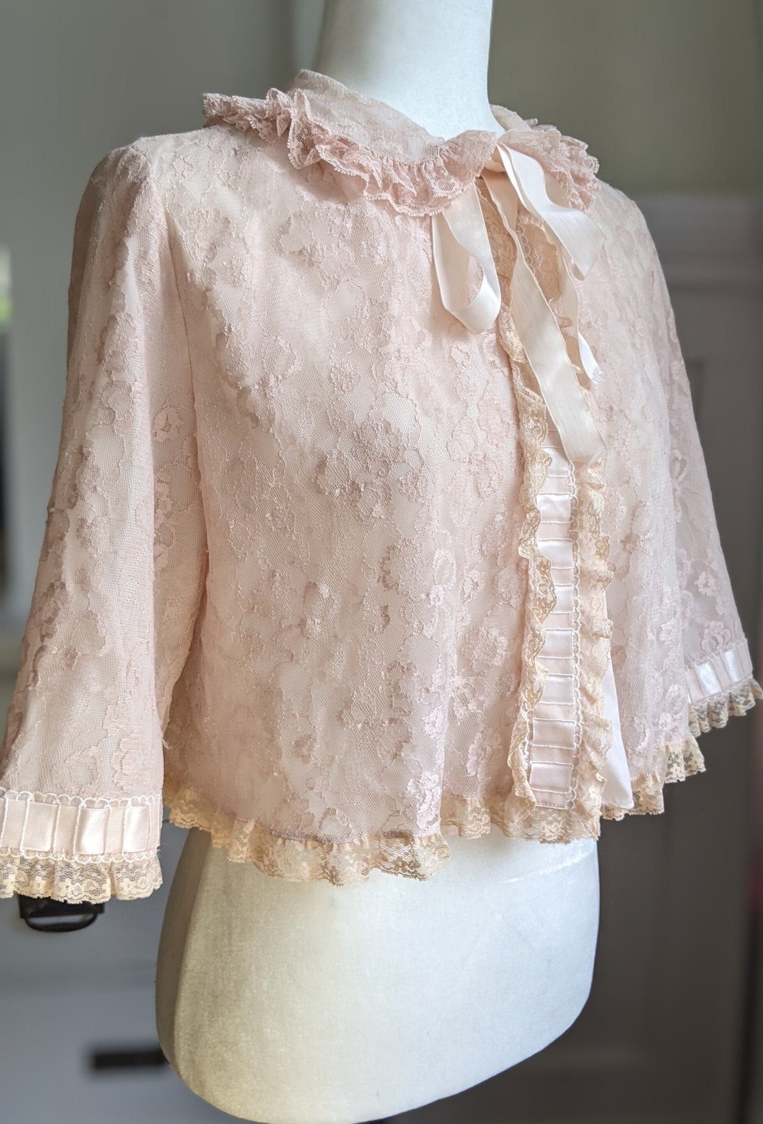 Vintage Mid Century Baby Pink Bed Jacket by Odette Barsa for I Magnin ...