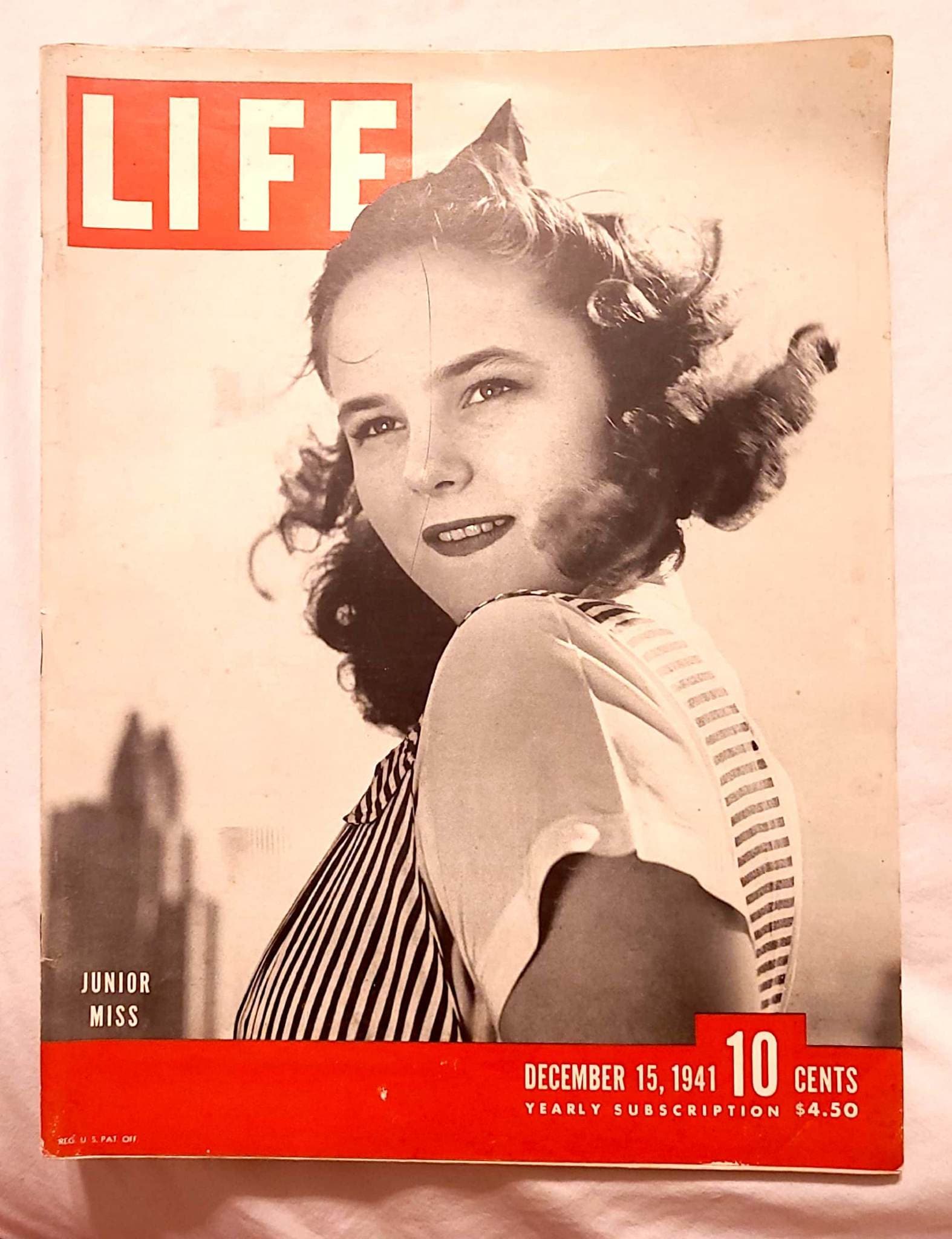 Vintage December 15, 1941 LIFE Magazine - JUNIOR MISS Patricia Peardon ...