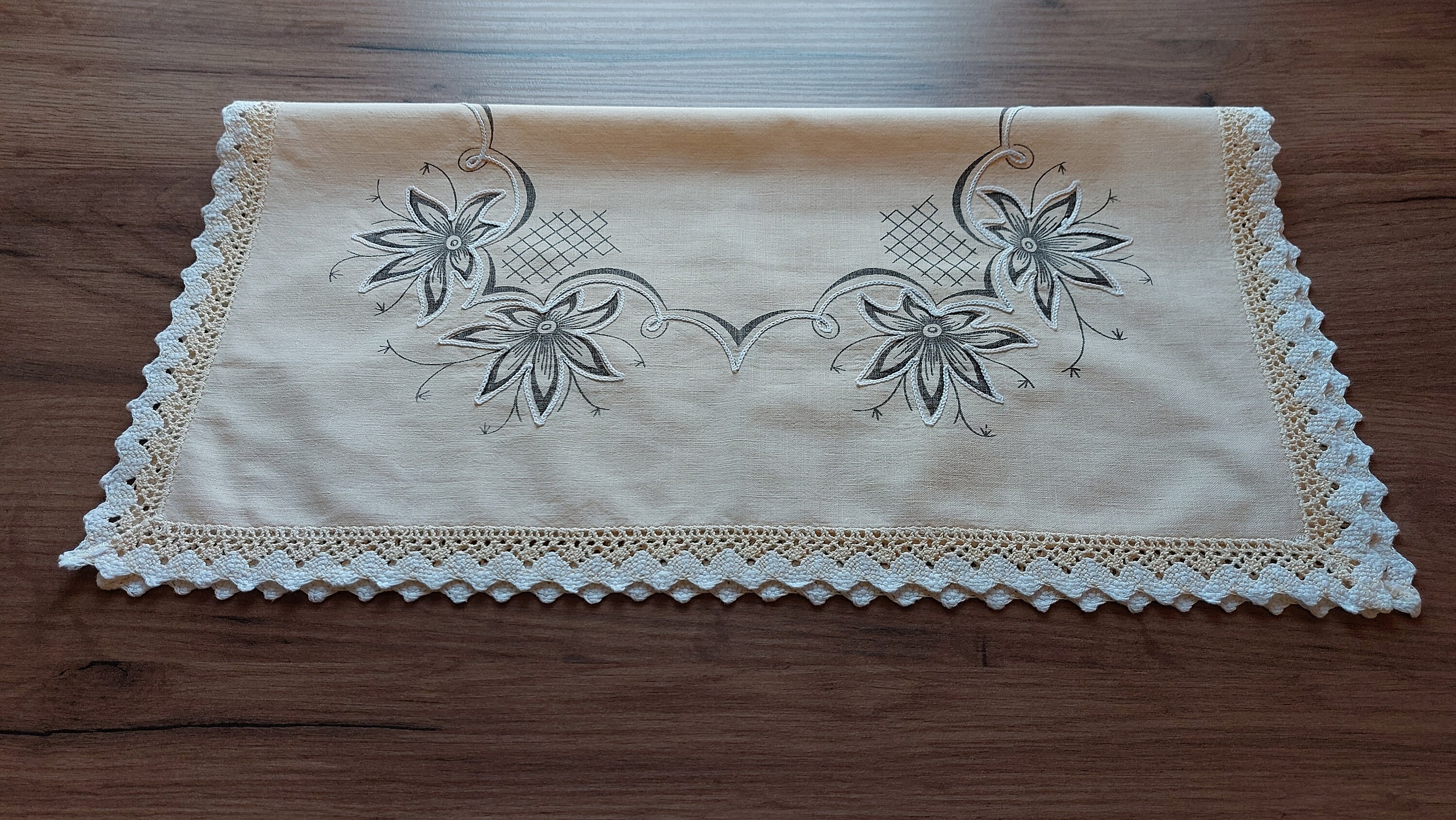 Vintage Handmade Embroidered With Lace Edges Table Mat - Etsy