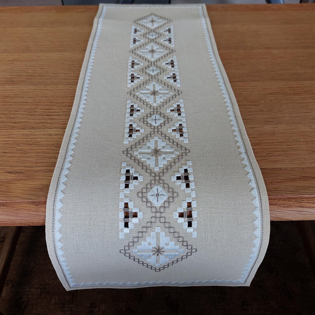 Scandinavian Vintage Hardanger Embroidered Linen Table Mat, Hand ...