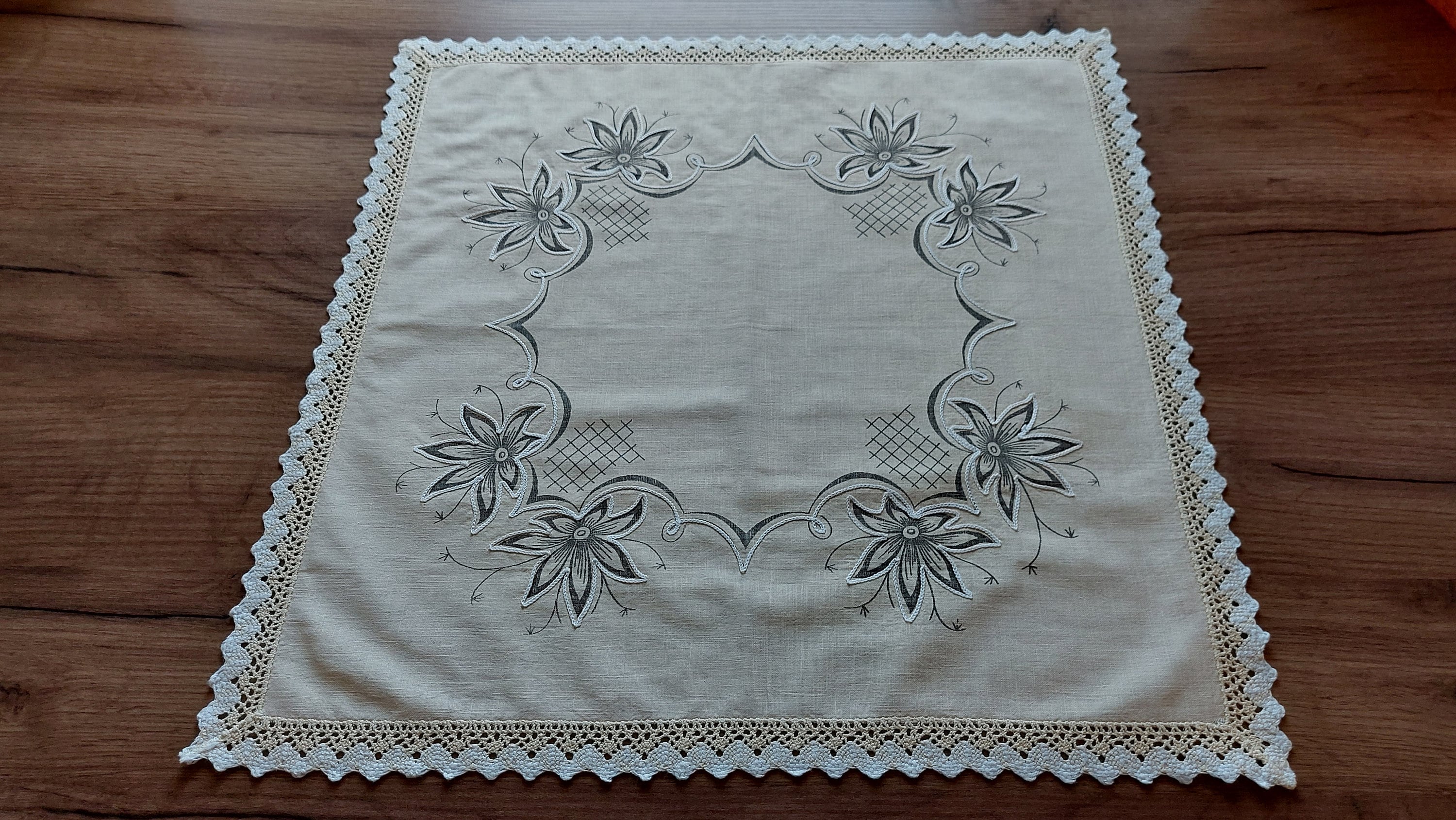 Vintage Handmade Embroidered With Lace Edges Table Mat - Etsy