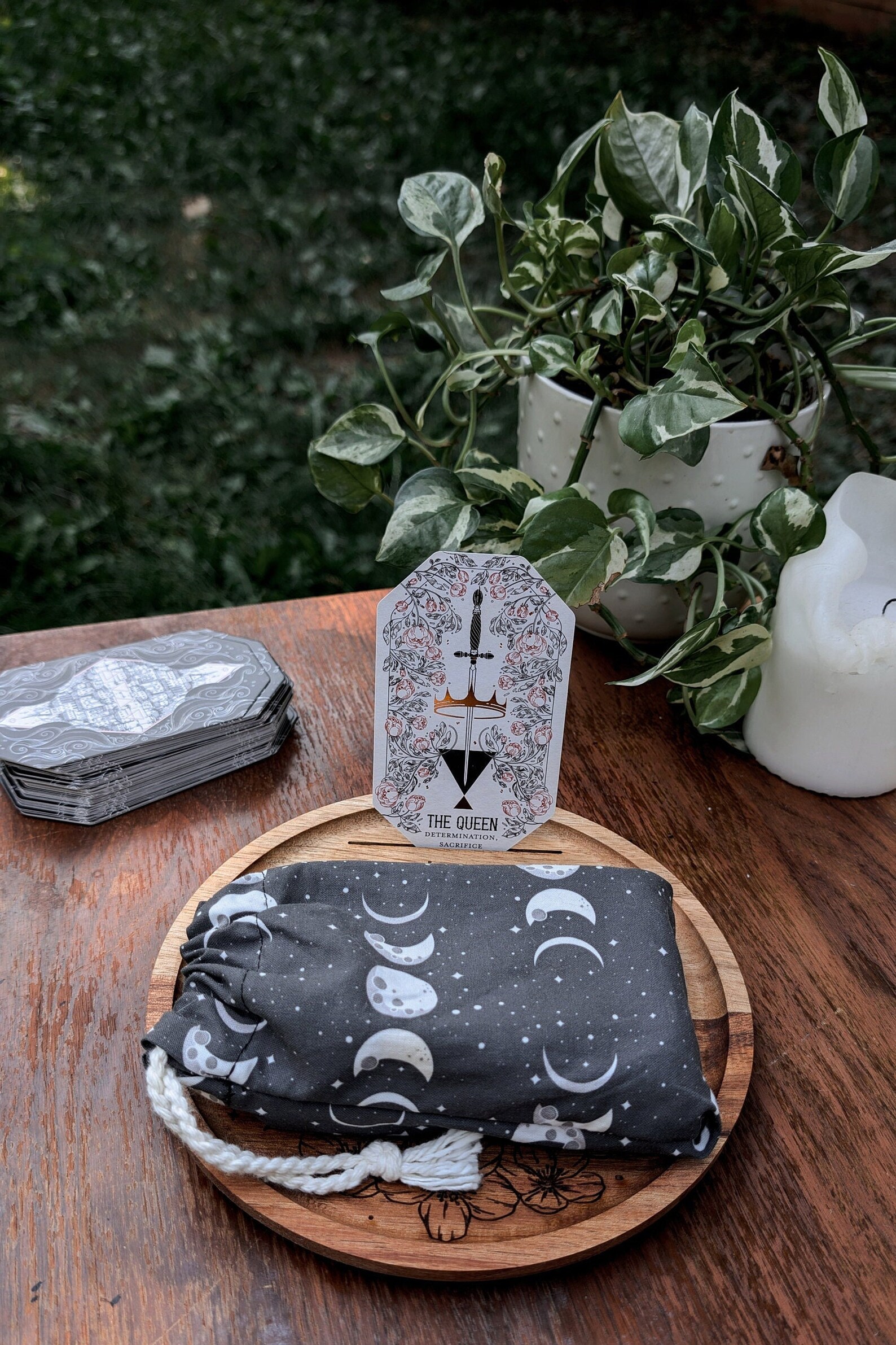 Wooden Moth Tarot Card of the Day Holder - Etsy
