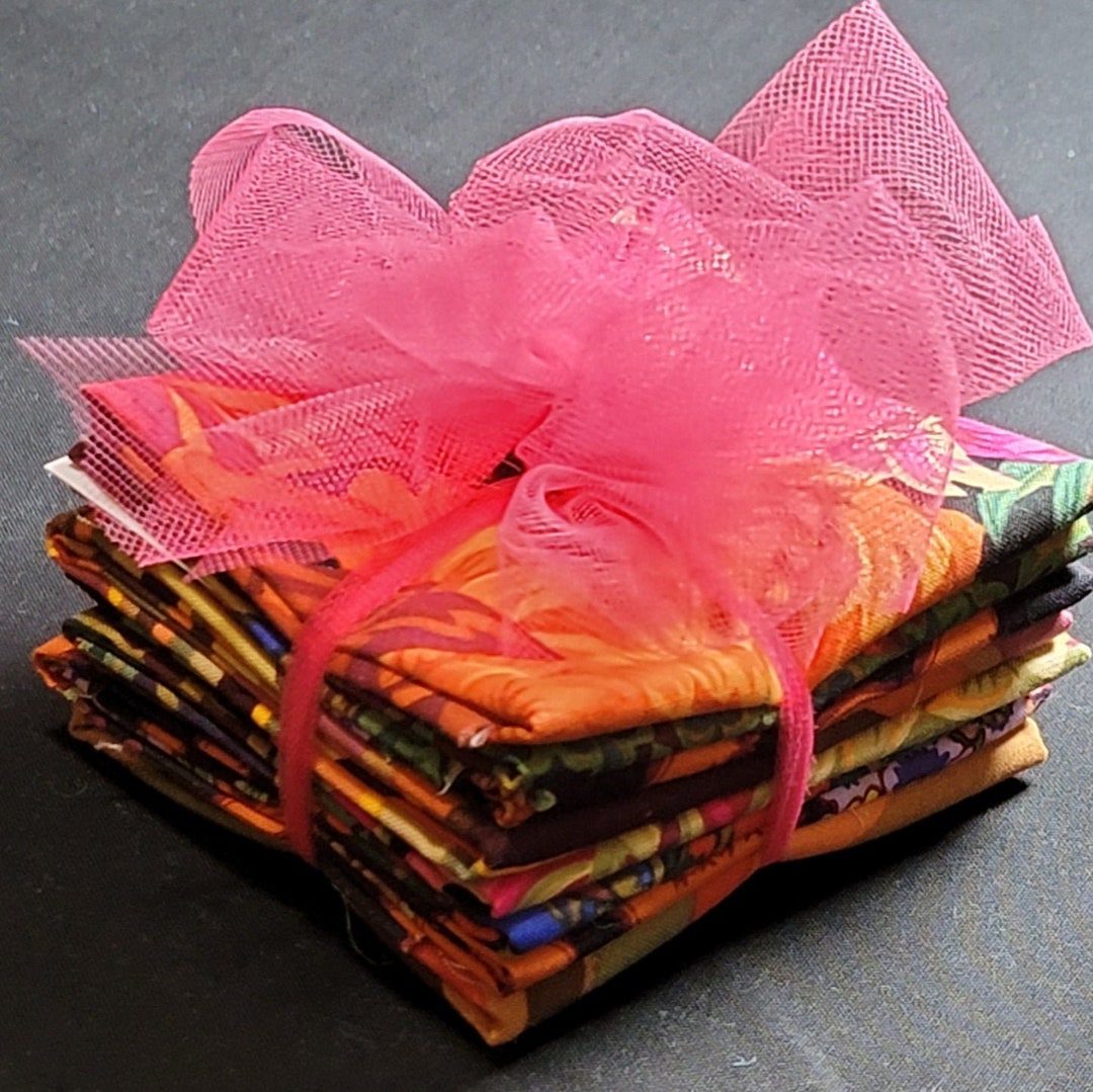Kaffe Fassett Collective Fat Eighth Bundle 8 Fat Eighths in Black With ...