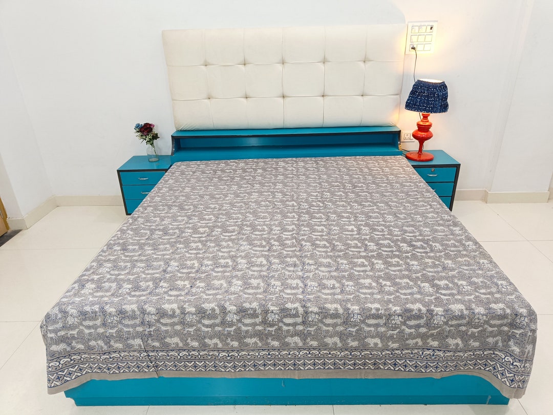 Luxurious Block Print Bedspread White-indigo Print Living - Etsy