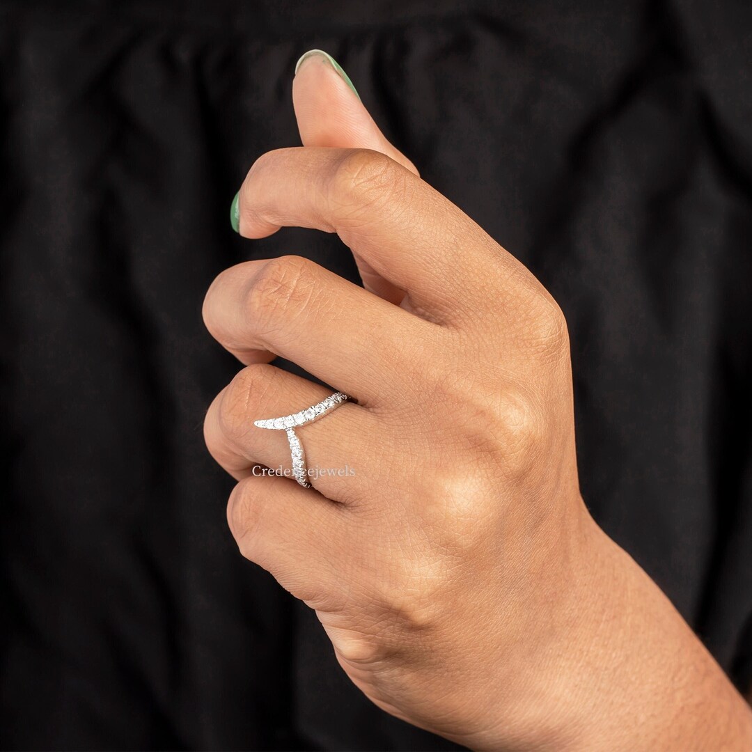 V Shape Round Cut Moissanite Wedding Band, Chevron Engagement Band, 14K ...