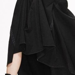 Fusta EXTRAVAGANTA, Canepa Neagra, Asimetrica, Foarte Ampla, Falduri ...