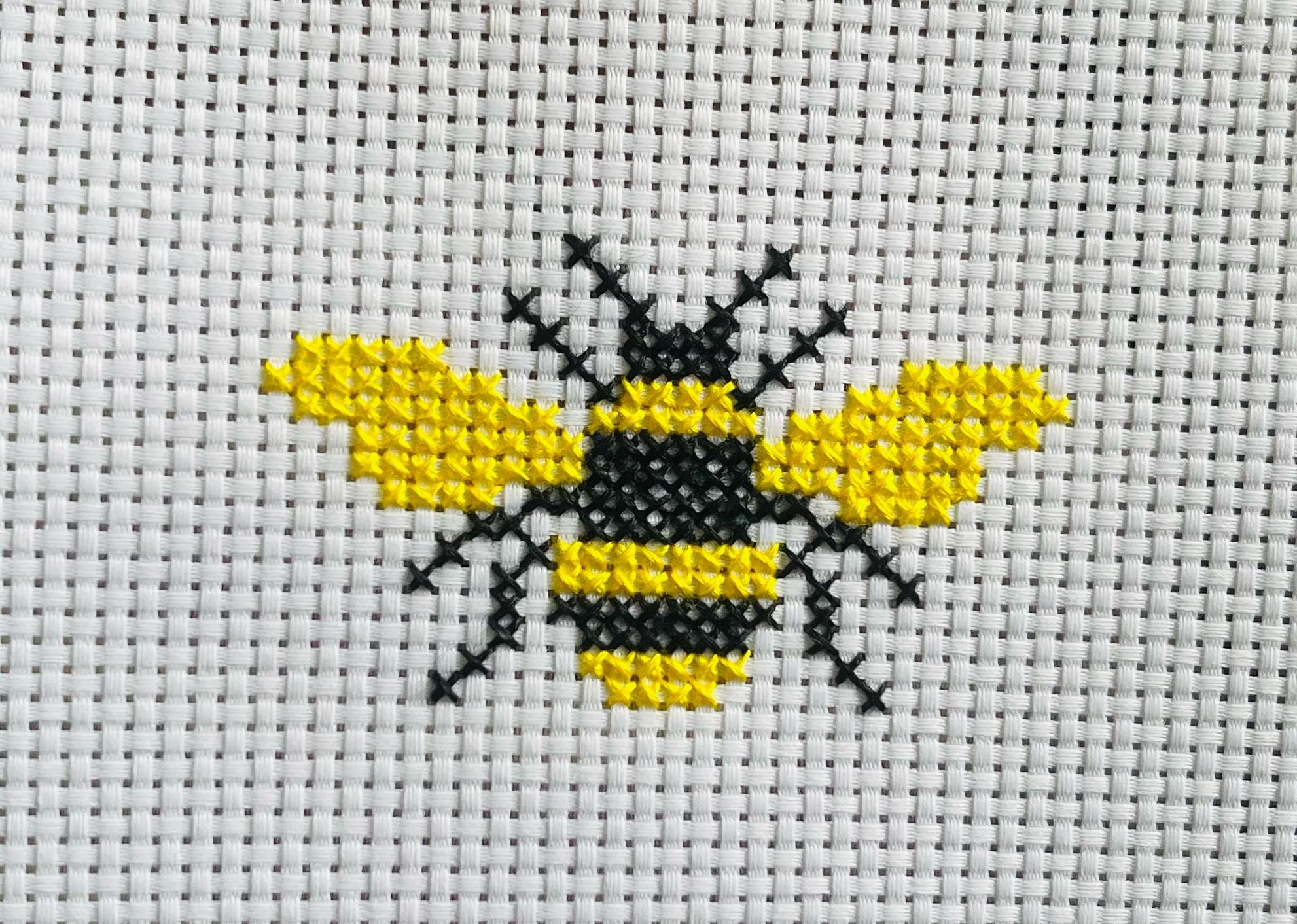 Cute Bee Cross Stitch Pattern PDF, Modern Cross Stitch, Beginner Cross ...