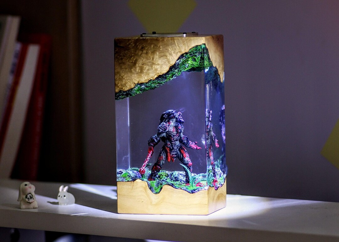 Halo Master Chief Diorama Resin Lamp, Halo Infinite Theme, Game Gift ...