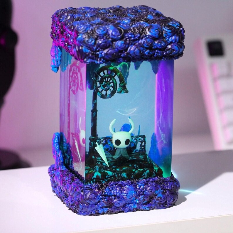 Ho.llo.w Kni.ght Epoxy Lamp Kn.ight Diorama Resin Lamp Terrarium ...