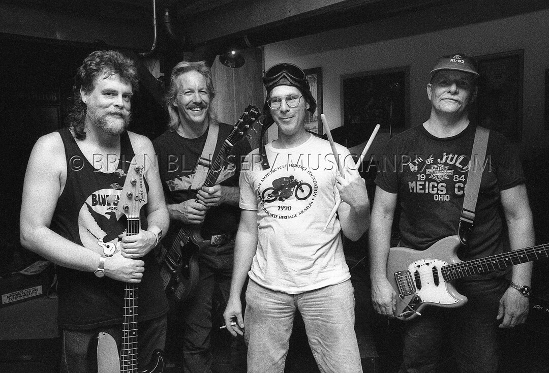 Bogus Brothers Band Photo: 1993 Smiling Skull Saloon Portrait - Etsy