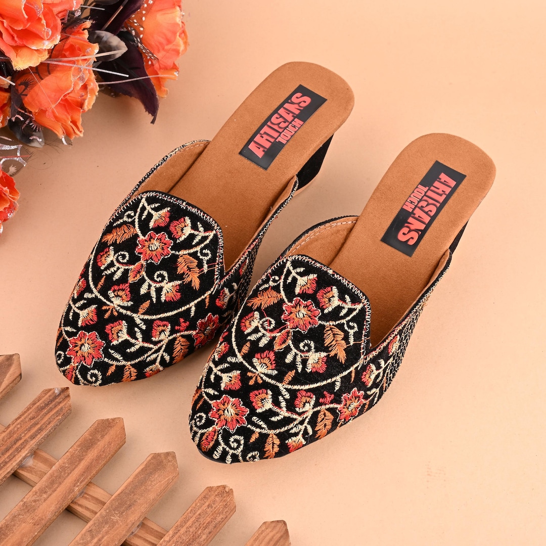 Bridal Women Ethnic Mojaris Mules Heels, Indian Bridesmaid Juttis Shoes ...