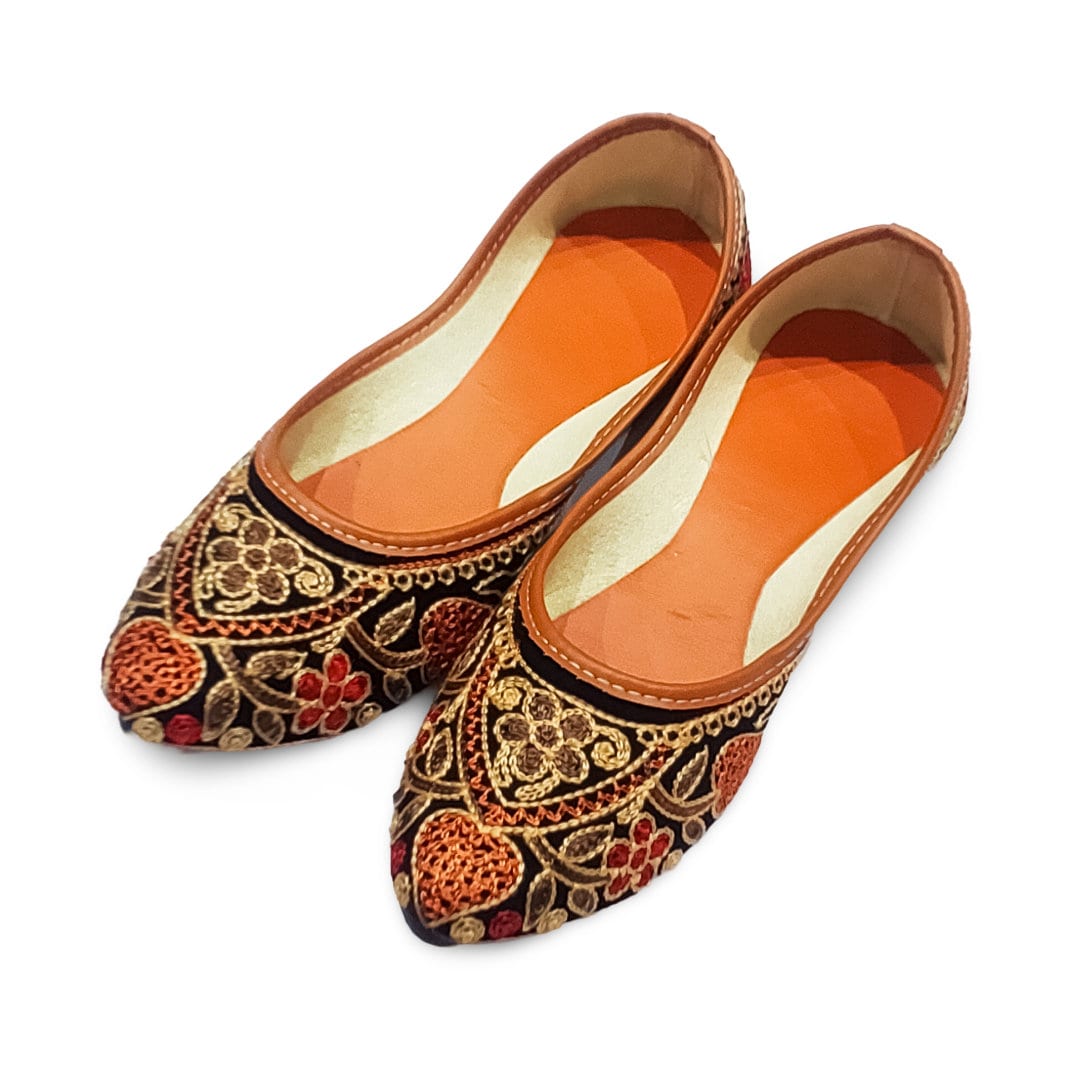 Red Bridal Khussa Shoes: Silver Embroidered Indian Wedding Jutti - Etsy