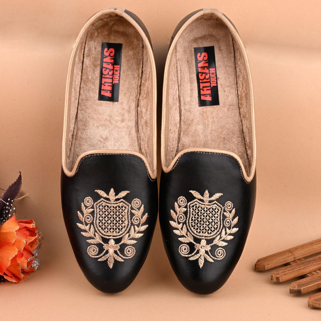 Black Mojari Shoes: Men's Embroidered Wedding Jutti With Velvet Cushion ...