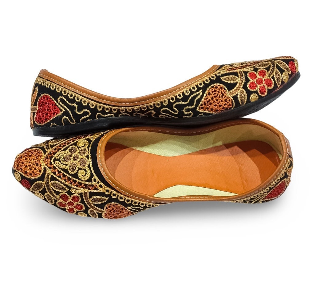 Handmade Indian Dabka Work Mojari Shoes: Embroidered Wedding Flats - Etsy