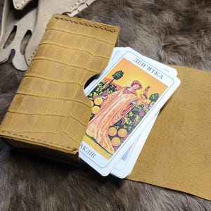 PDF Pattern and Video Tutorial for DIY Leather Tarot Card Case – Make ...