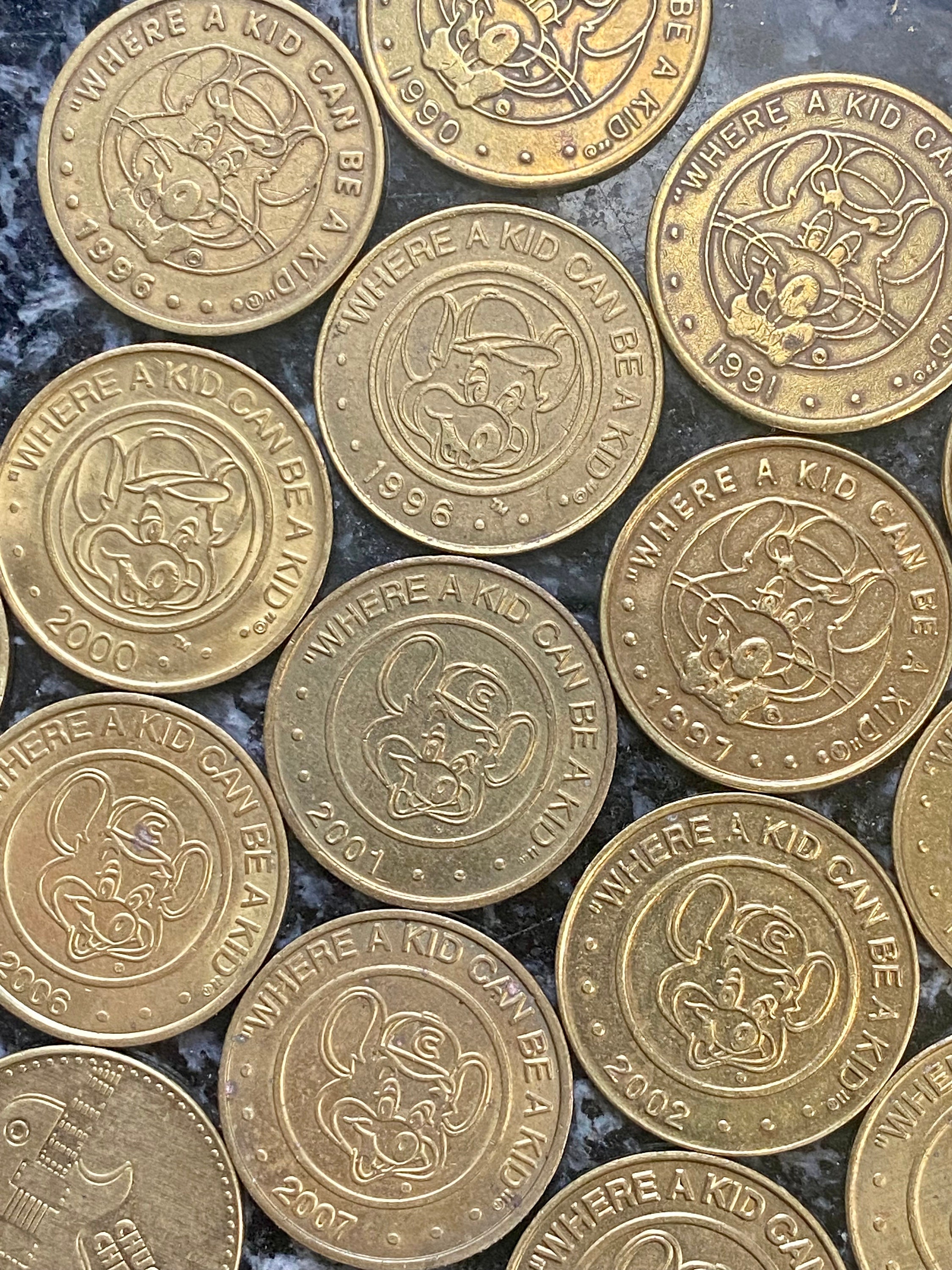 Vintage Chuck E Cheese & Showbiz Pizza Arcade Tokens - Etsy