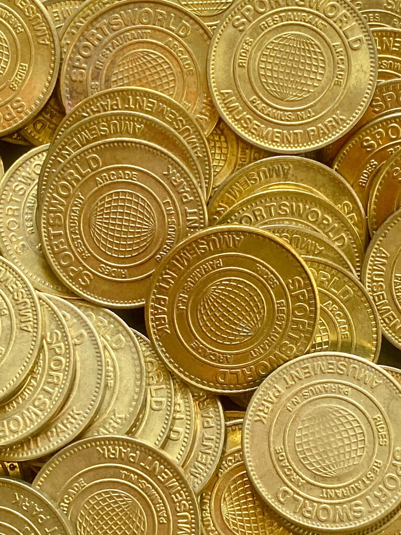 Bulk Lot of sports World Arcade Tokens Brass Video Game Amusement Coins ...