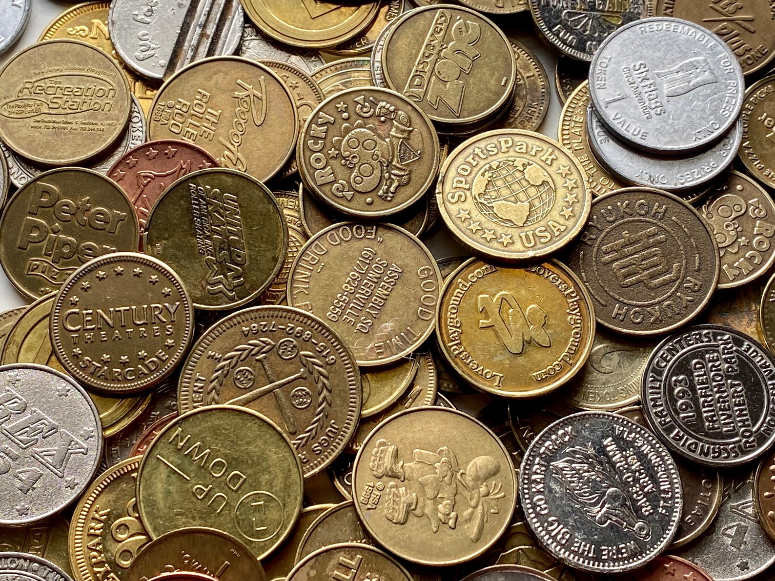 Over 3 Lb. Lot (approx. 280 Tokens)of Arcade, Gaming & Casino Tokens ...