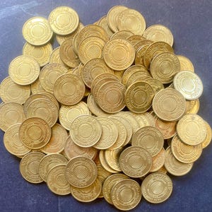 Bulk Lot of sports World Arcade Tokens Brass Video Game Amusement Coins ...