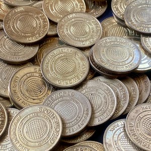 Bulk Lot of sports World Arcade Tokens Brass Video Game Amusement Coins ...