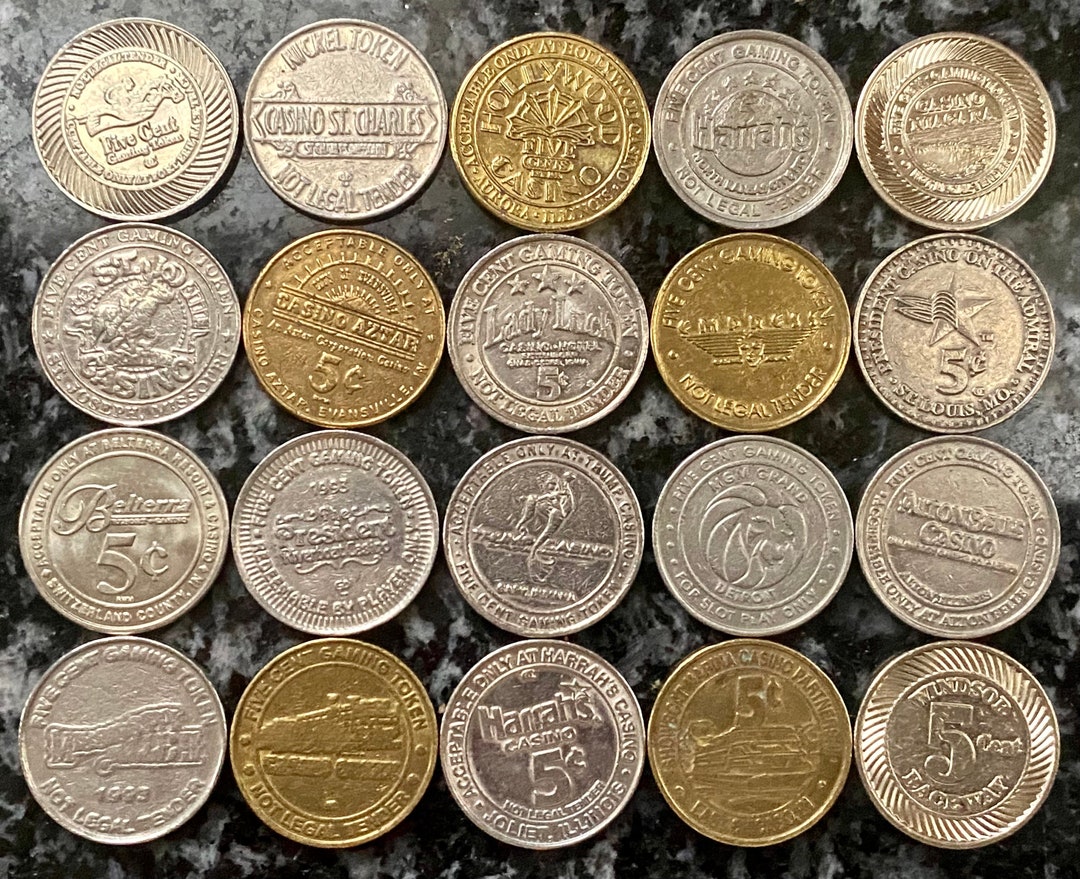 A Collection of 20 Different Vintage Casino slot Machine Coins & Tokens ...