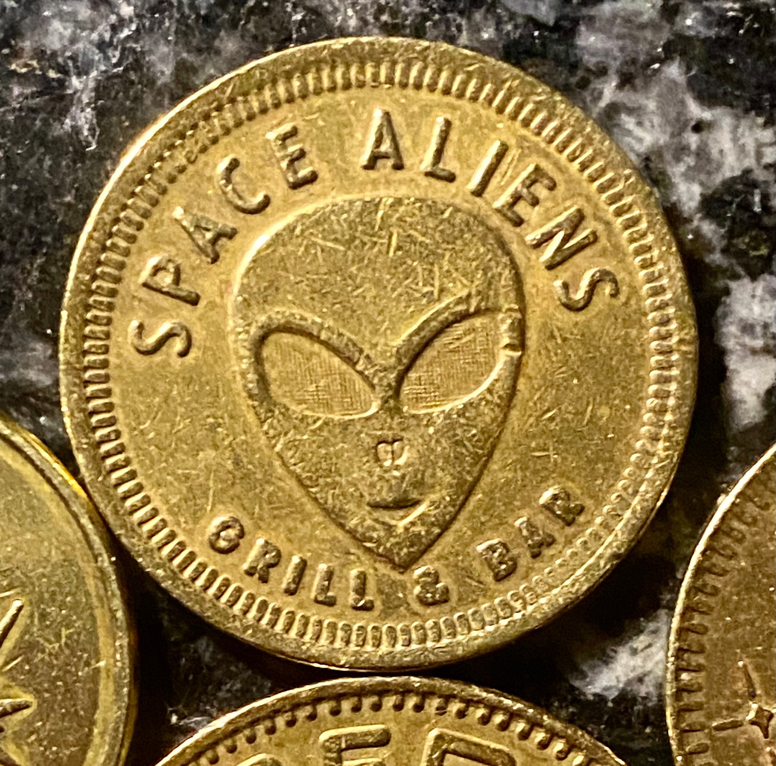 Space Aliens Grill & Bar Ficha de juego arcade vintage muy - Etsy México