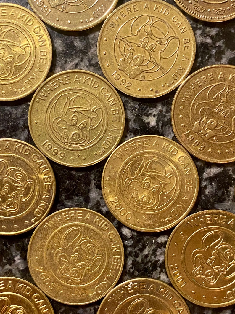Vintage Chuck E Cheese & Showbiz Pizza Arcade Tokens - Etsy