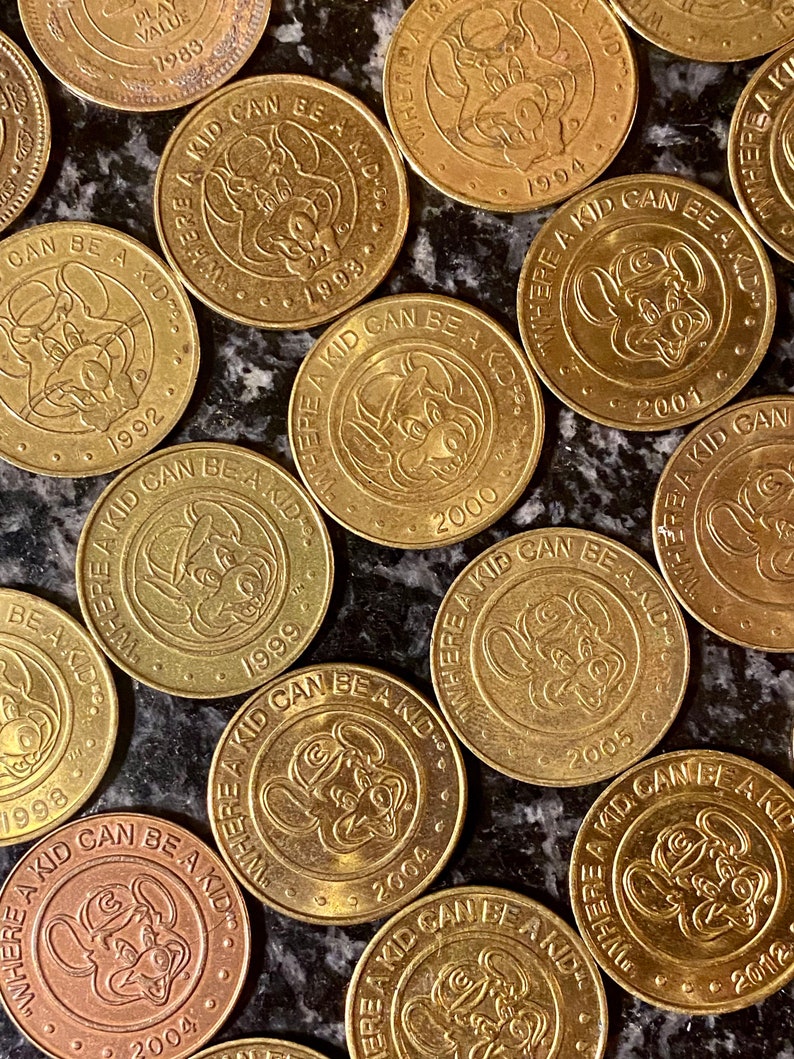Vintage Chuck E Cheese & Showbiz Pizza Arcade Tokens - Etsy
