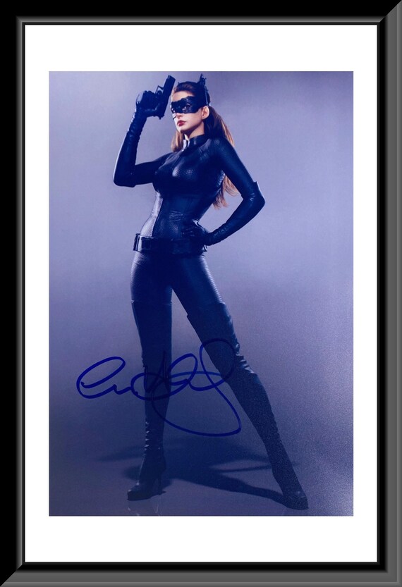 Der Dunkle Ritter Erhebt Sich Gegossen