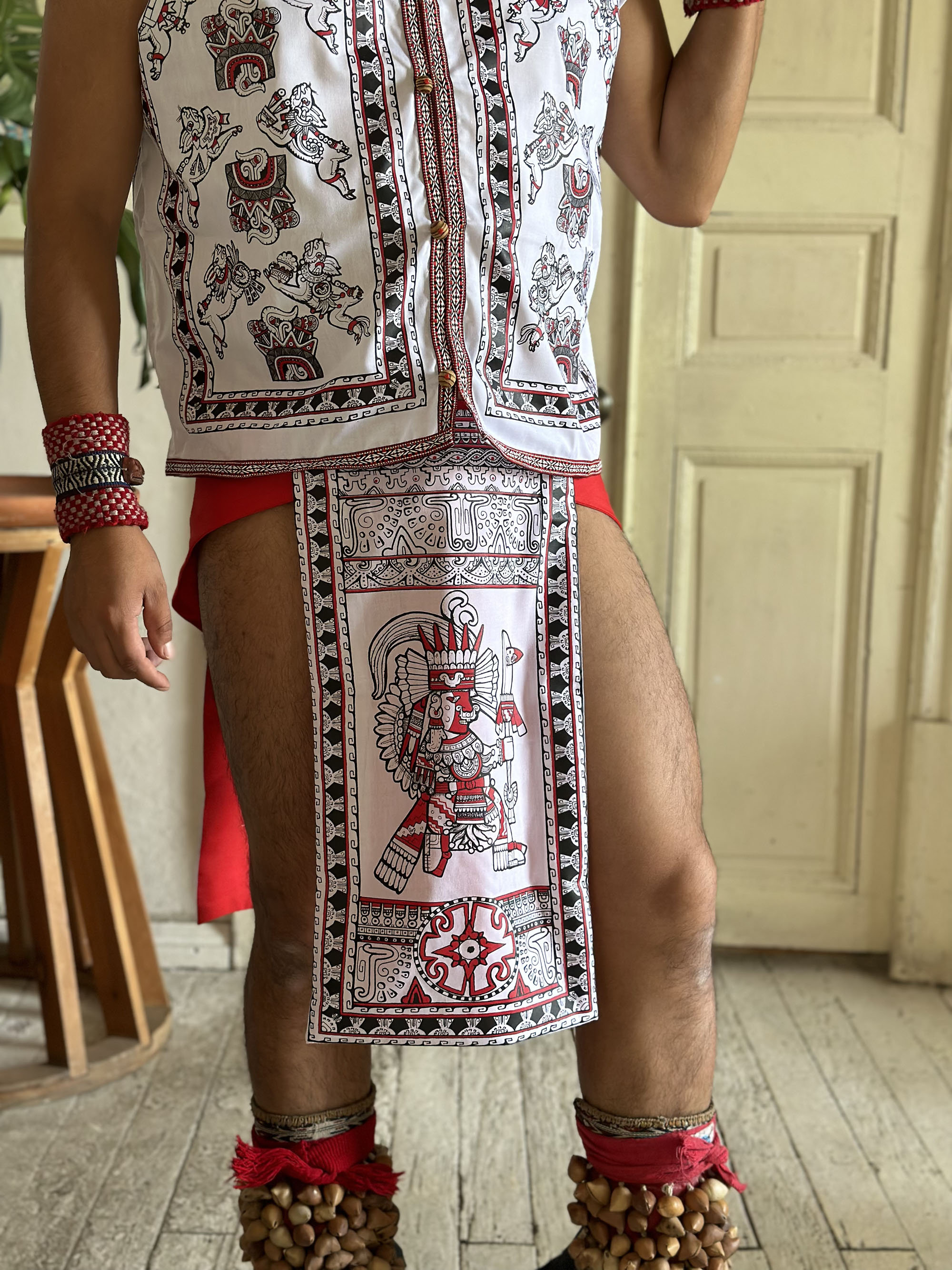 Centzontotochtin Yoyomitl, 400 Rabbits, Maxtlatl, Xicolli. Aztec Dancer ...