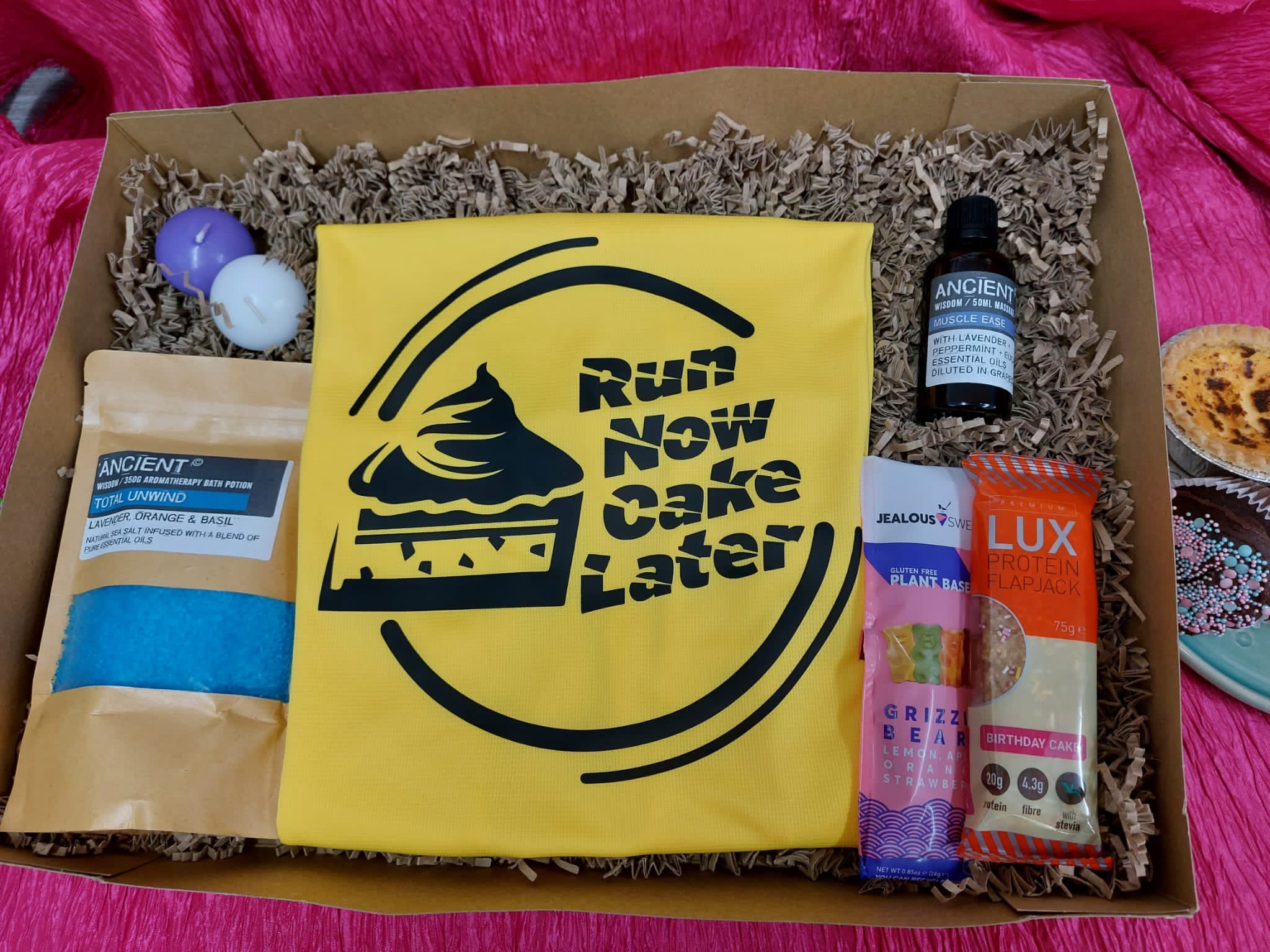 Running Gift Box Contains Womens Technical Running T-shirt Essential ...
