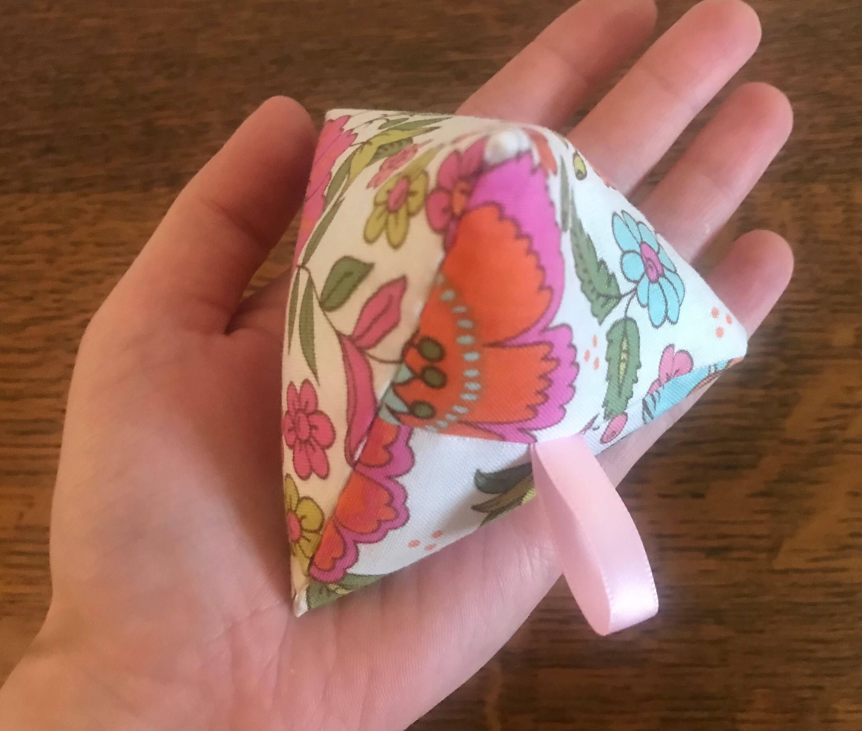Set of 6 Pattern Weights With Matching Pin Cushion Made in a Fun Retro ...