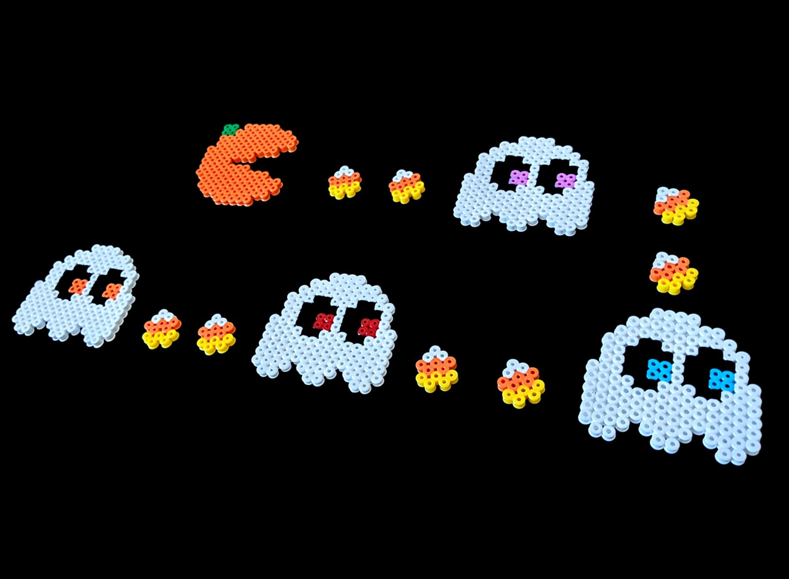 Spooky Pixels - Pacman Retro Gaming 8 Bit Magnet Set - 80s Pixel Art ...