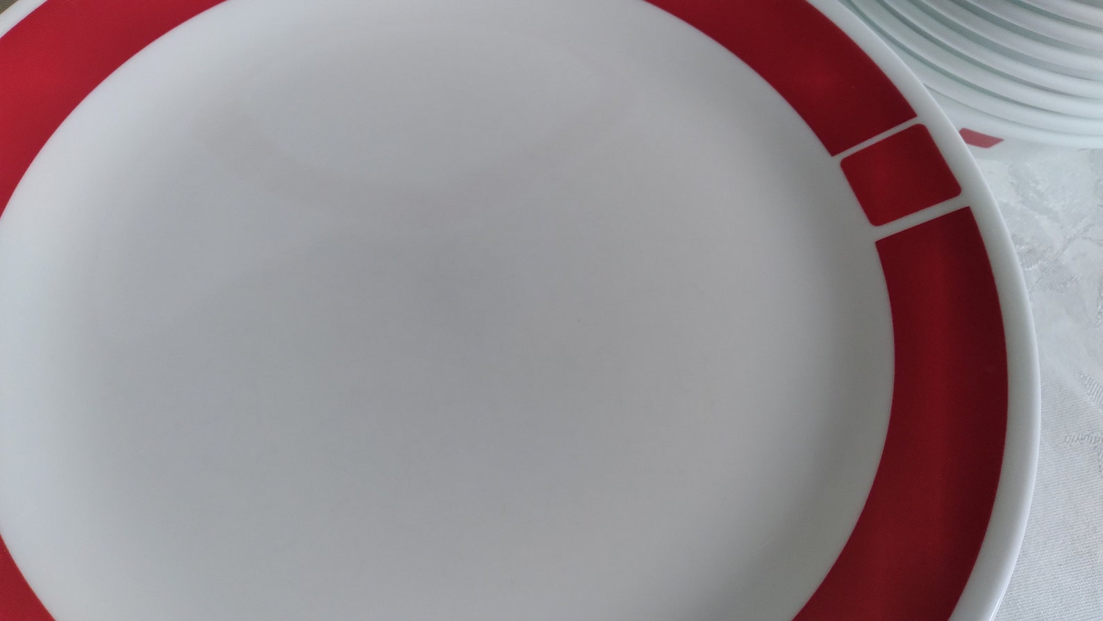 CORELLE URBAN RED Dinner Plates, Side Plates & Cereal/soup Bowls Sold ...