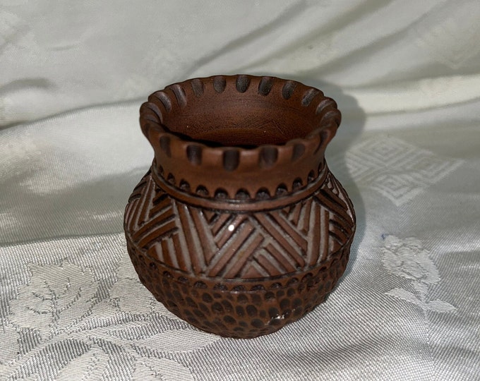 Vintage 1978 TALKING EARTH POTTERY 2 3/4" Vase - Etsy