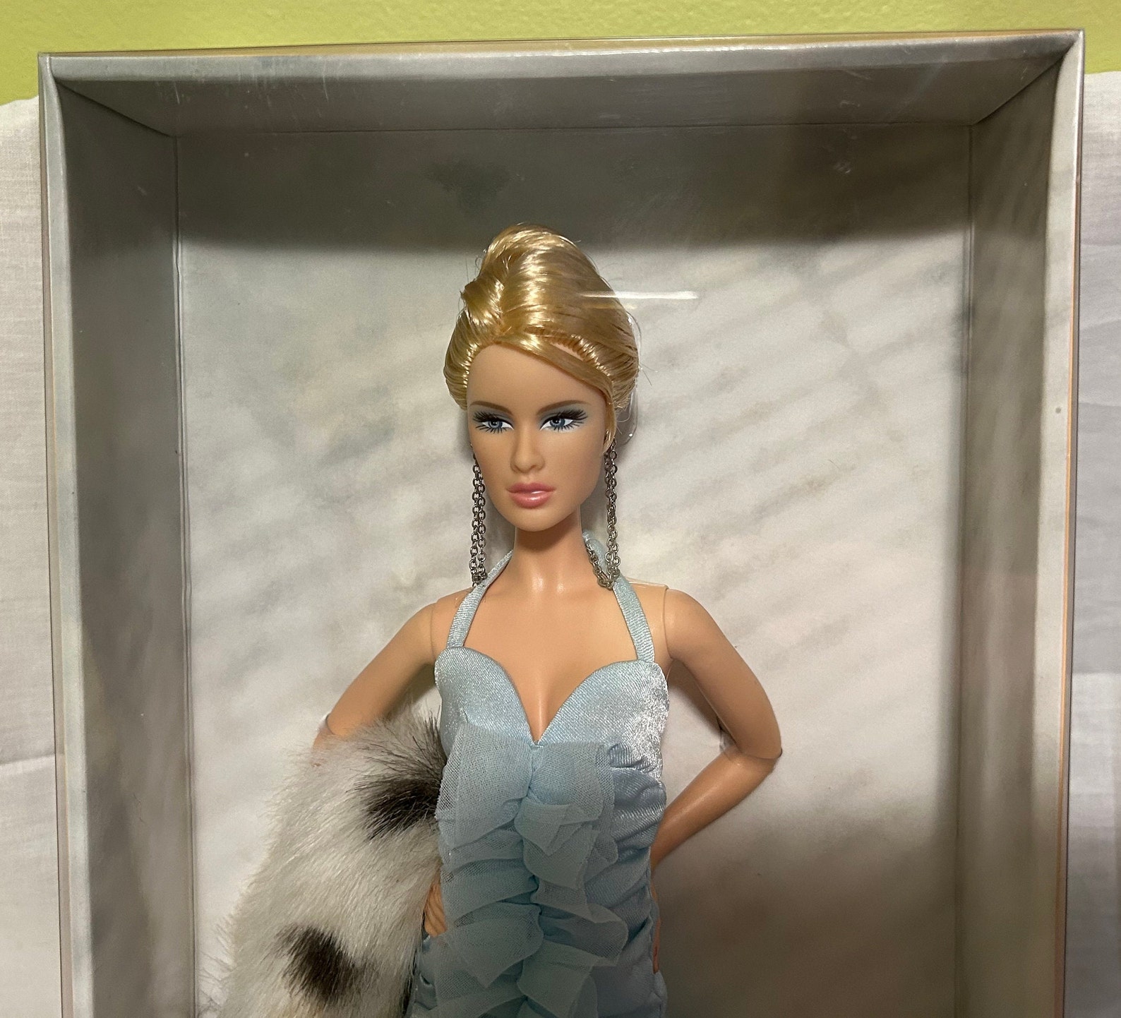 DARIA MODEL of the MOMENT Gold Label Barbie Doll #C3820 Mattel 2004 - Etsy