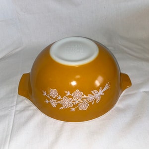Pair of PYREX BUTTERFLY GOLD Cinderella Bowls 442 & 444 - Etsy