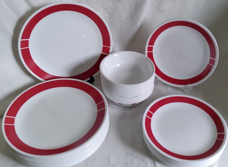 CORELLE URBAN RED Dinner Plates, Side Plates & Cereal/soup Bowls Sold ...