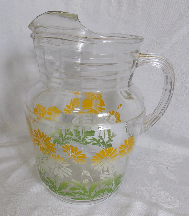 VINTAGE GLASS PITCHER Yellow & White Daisies - Etsy