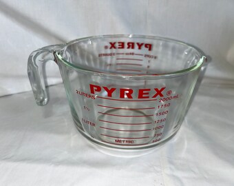 2 Vintage PYREX Glass Measuring Cups 32oz & 8 Oz. D Handle With Thumb ...