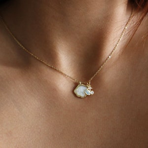 Mermaid Shell Necklace, Shell Charm Necklace, Siren Aesthetic Necklace ...