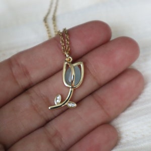 Elegant Tulip Necklace, Bridesmaid Gift, Delicate Jewelry for Her ...