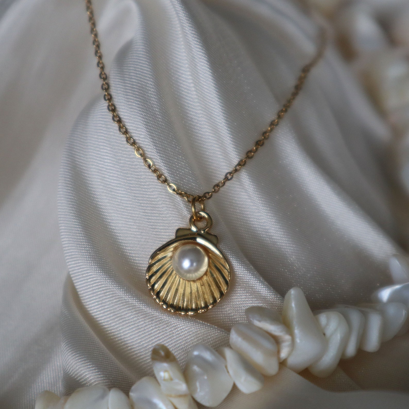 Gold Clam Necklace: Pearl Shell Mermaidcore Jewelry - Etsy